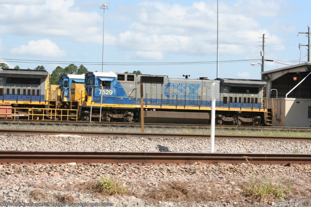 CSX 7529